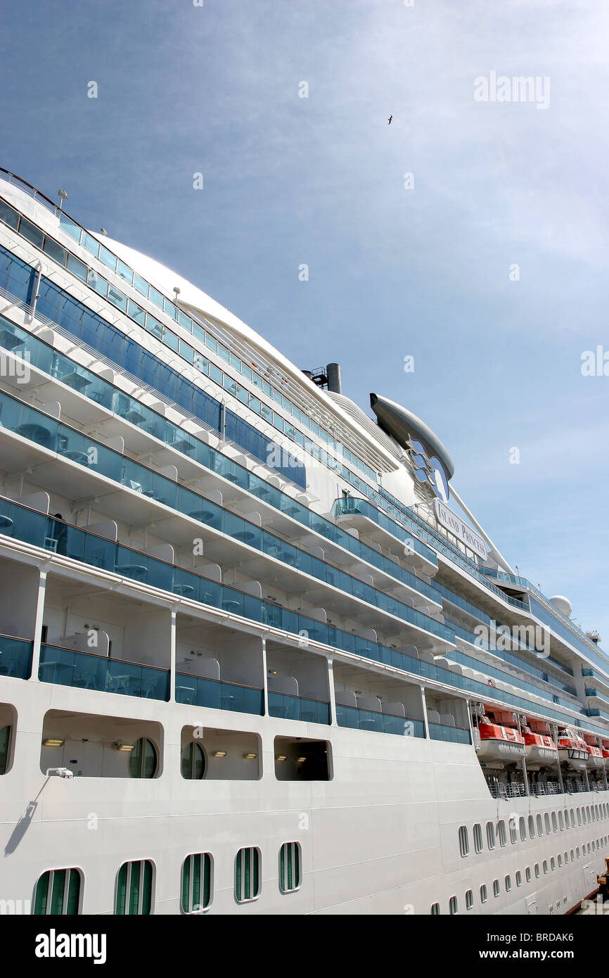 Passenger ship "Island Princess" alongside berth at Los Angeles USA ...