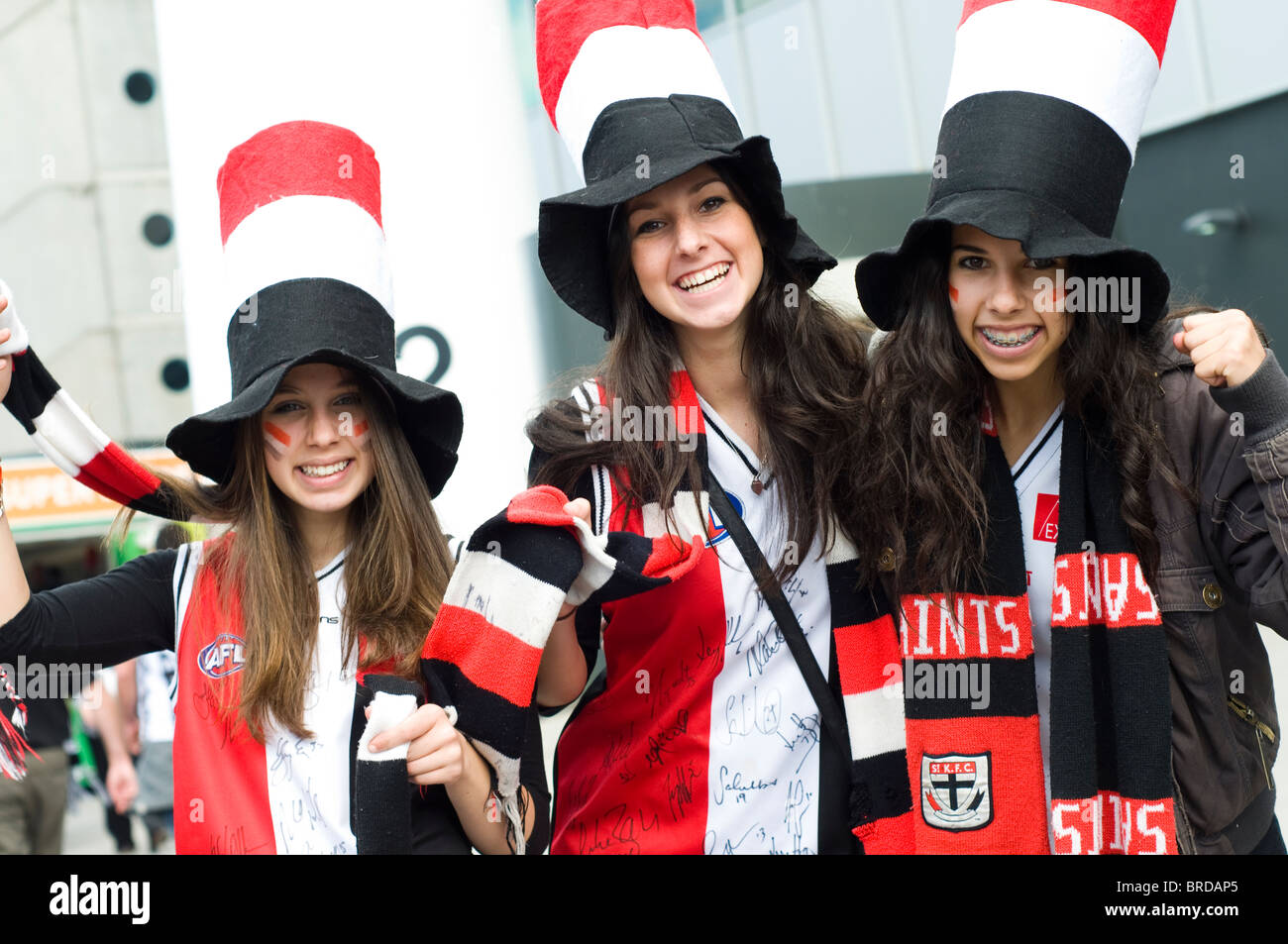 Australian Football League Grand Final supporters, Melbourne Cricket ...