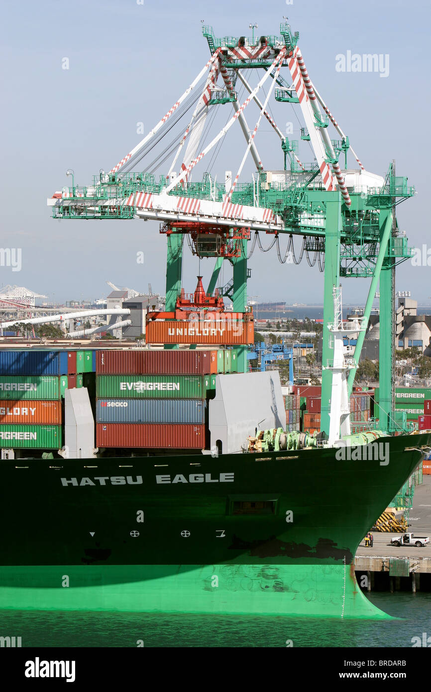 Container ship "Hatsu Eagle" at container berth. The port of Los ...