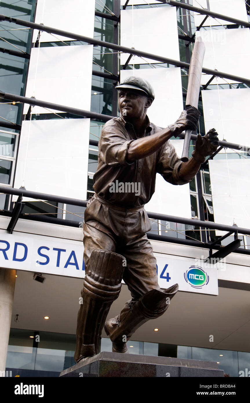 Bill Ponsford Statue, Melbourne Cricket Ground, Melbourne, Victoria ...