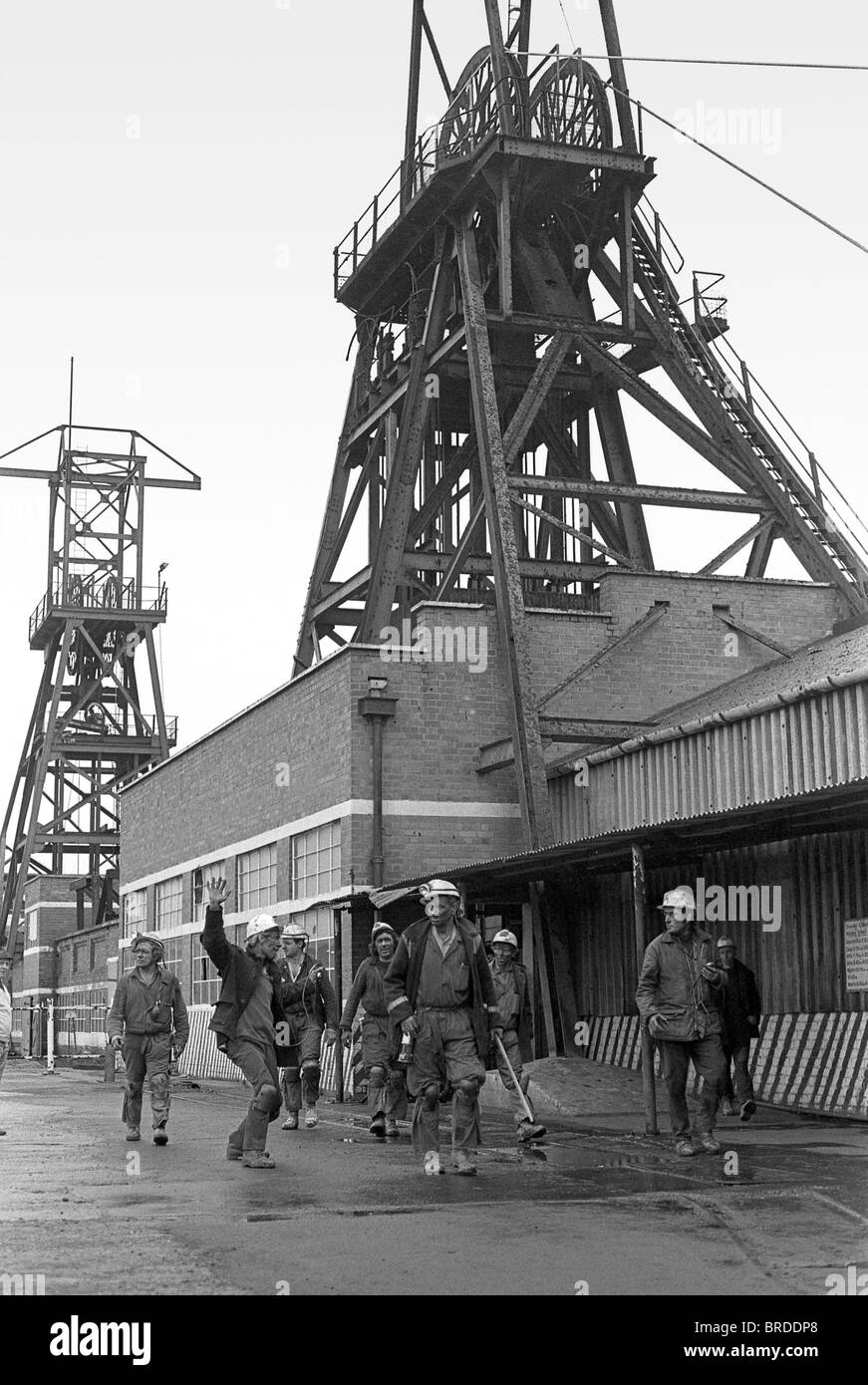 1970s workers leaving Black and White Stock Photos & Images - Alamy