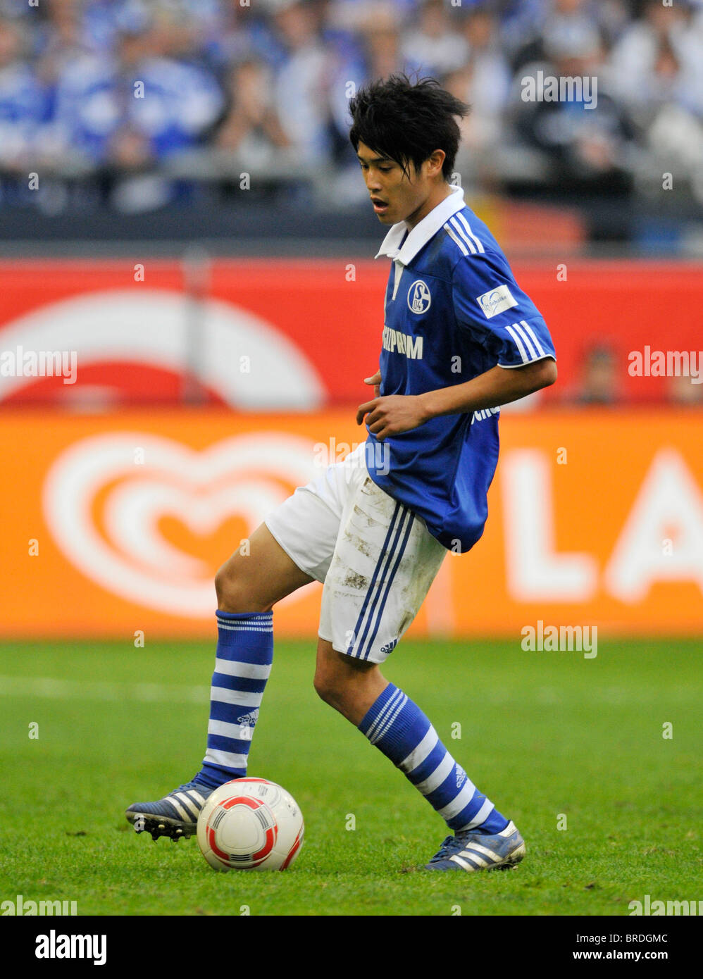 Atsuto UCHIDA, player for FC Schalke 04 german football Bundesliga ...