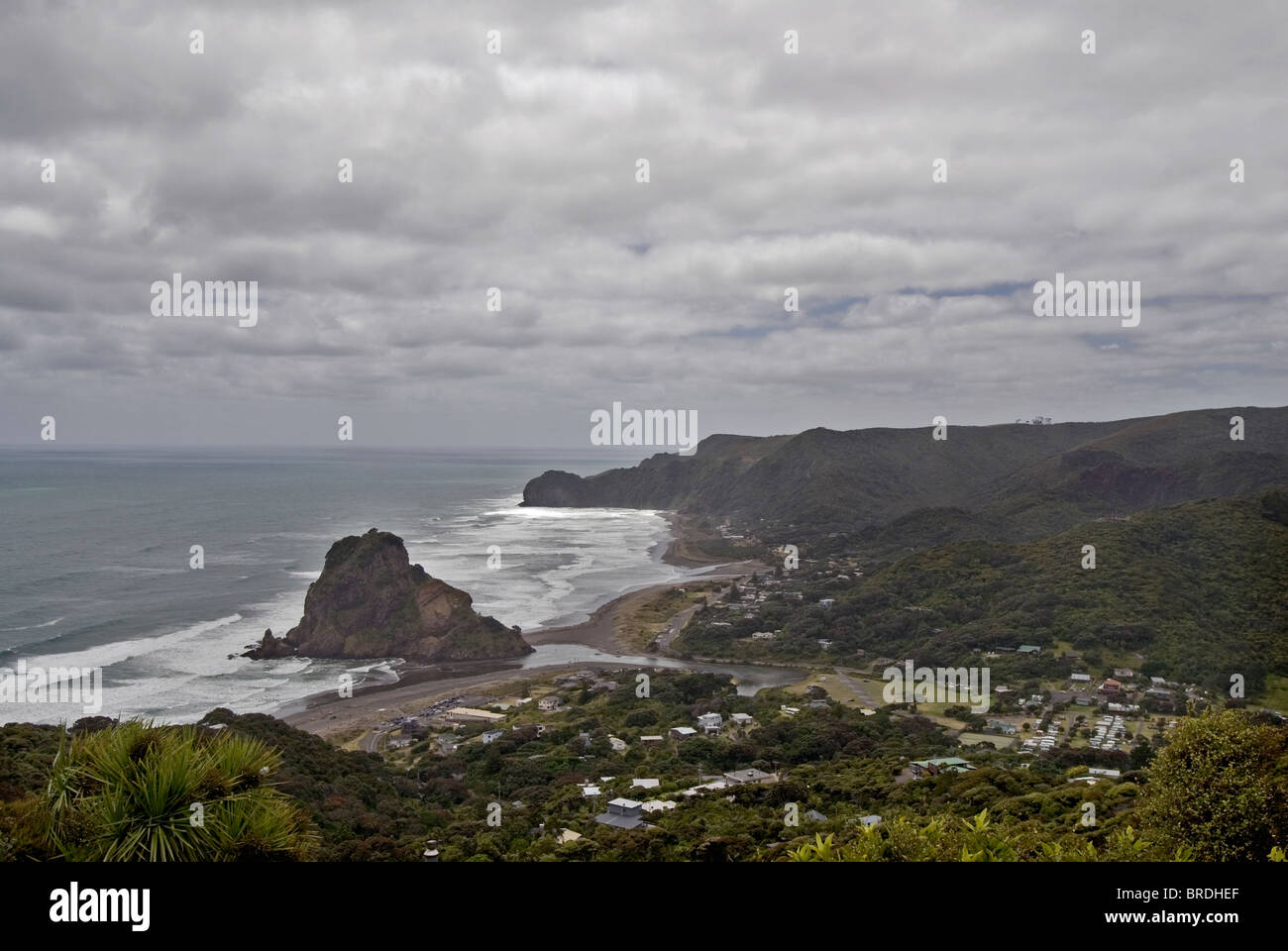 Piha surfers hi-res stock photography and images - Alamy
