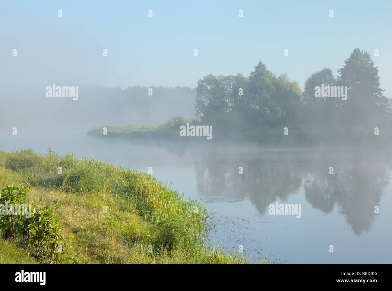 Misty morning river hi-res stock photography and images - Alamy