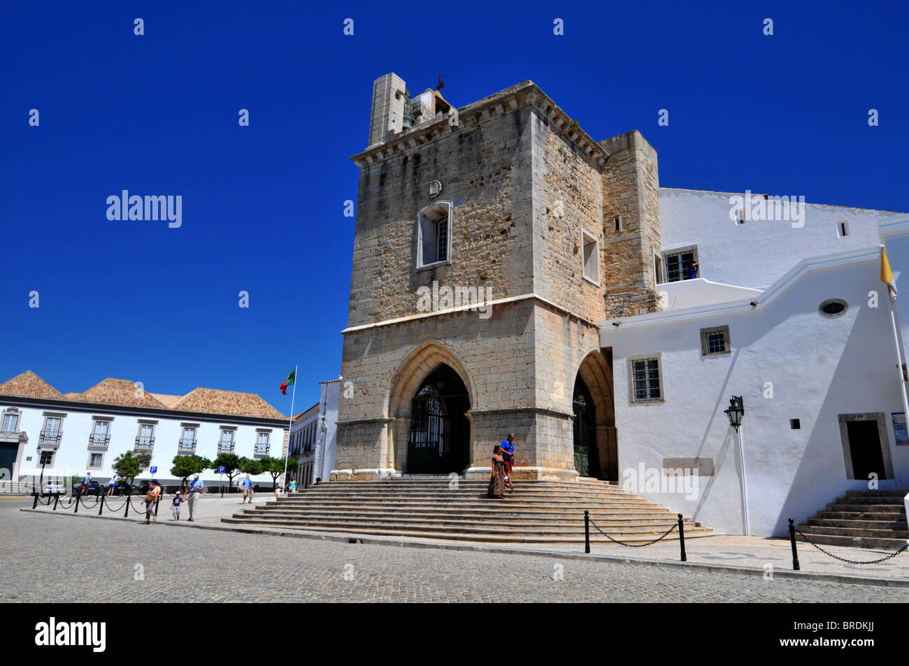 Cathedral in square of Largo da Se Cathedral, Faro old town, Portugal ...