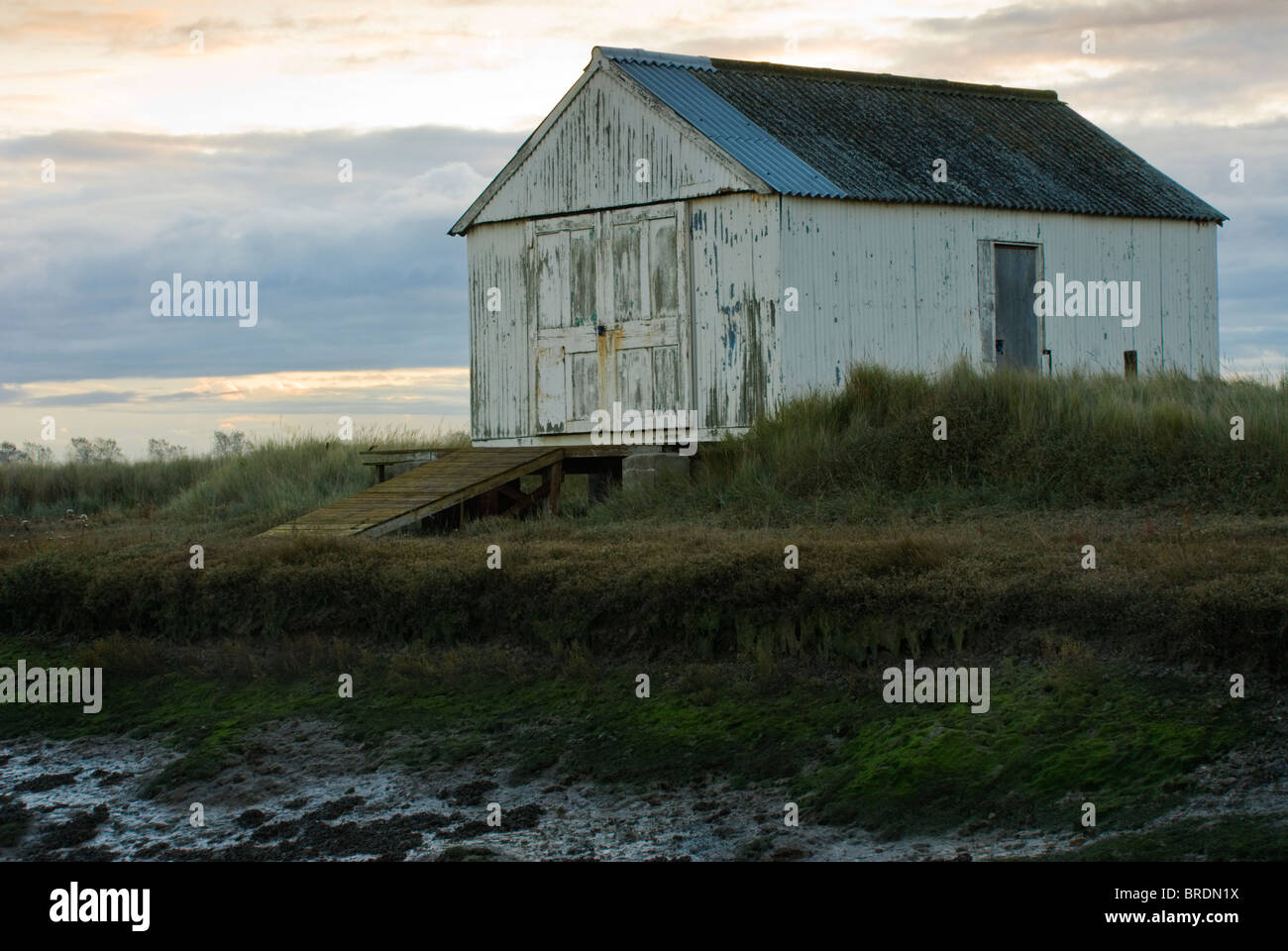 Lakeside boat house hi-res stock photography and images - Alamy