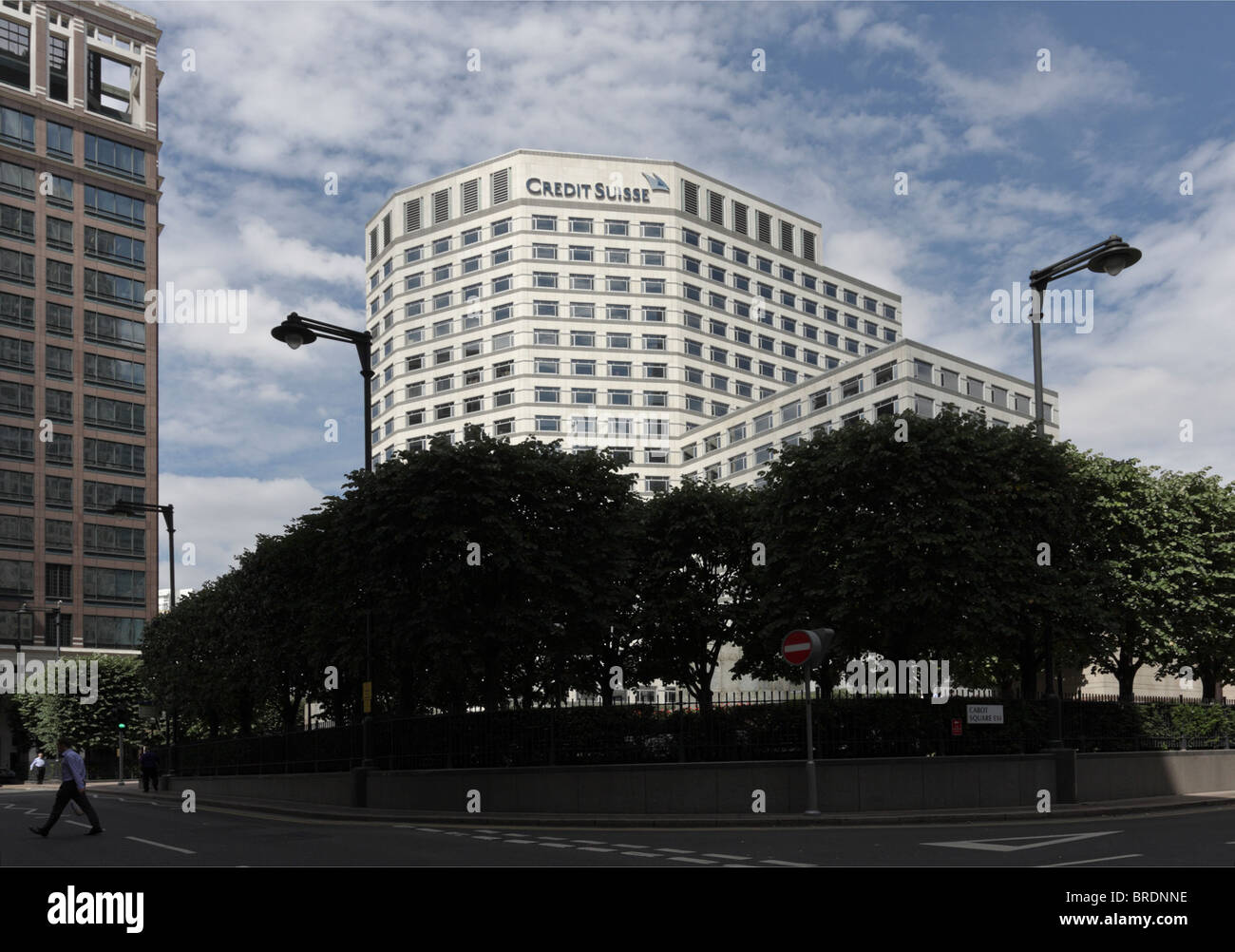 Cabot Square in Canary Wharf, opposite Morgan Stanley`s building is ...