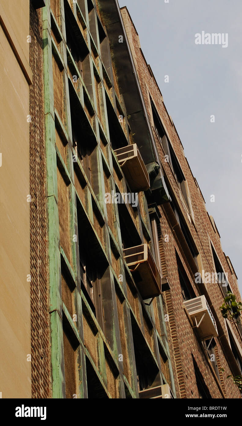Boarded Up Building Stock Photo - Alamy