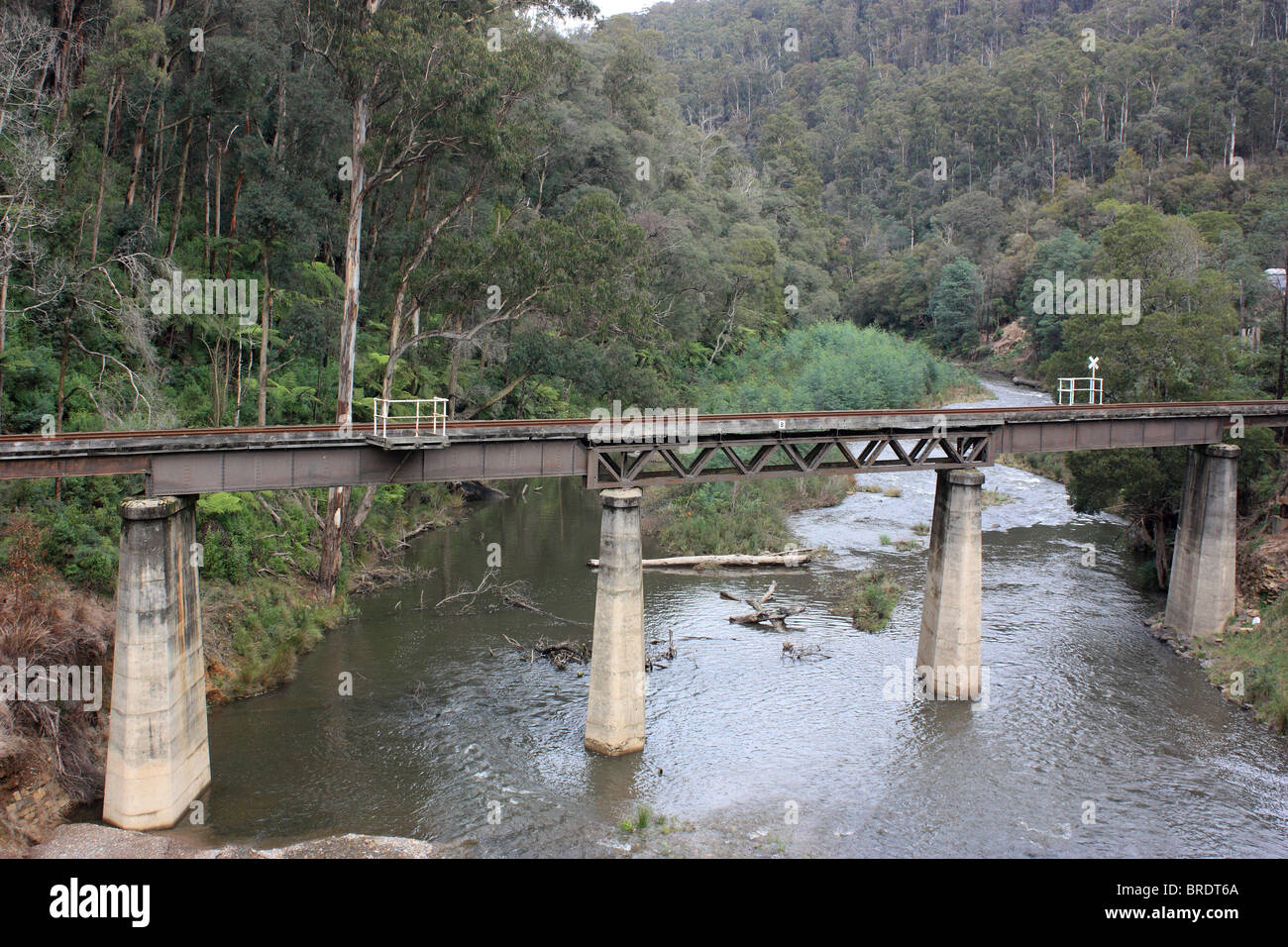 THE WALHALLA GOLDFIELDS BRIDGE SPANNING THE THOMSON RIVER WALHALLA ...