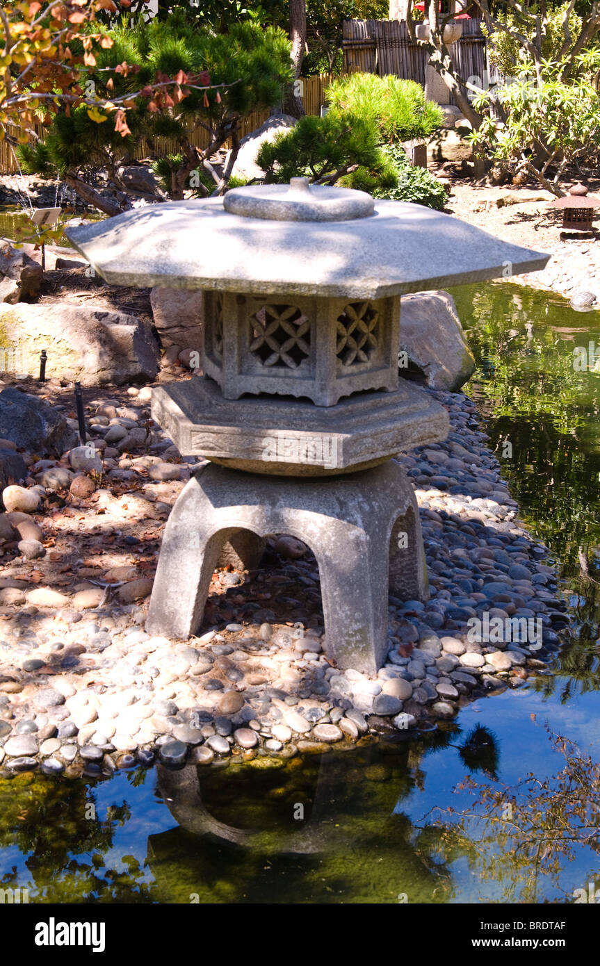 Japanese stone lantern hi-res stock photography and images - Alamy