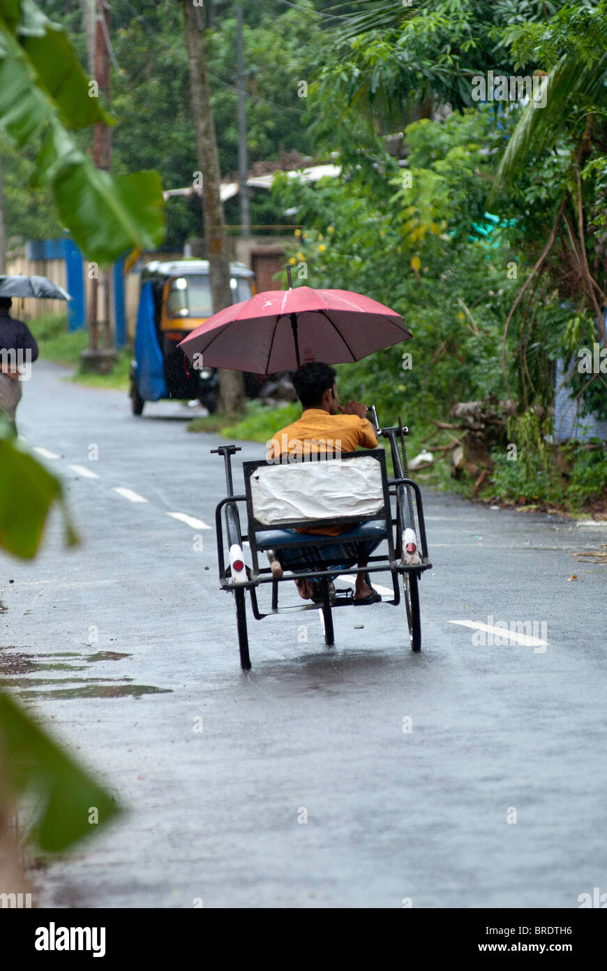 Man handicapped india hi-res stock photography and images - Alamy