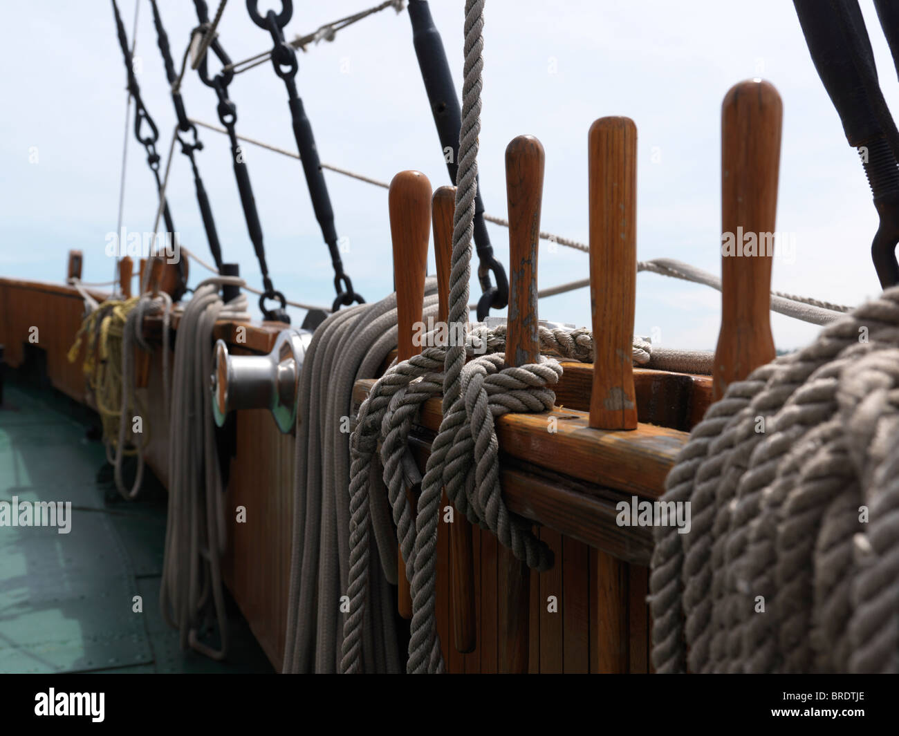 Sailing ship rigging detail hi-res stock photography and images - Alamy