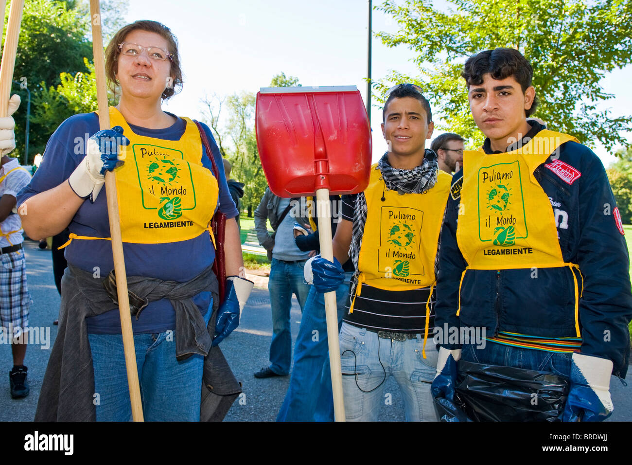 Volunteer cleaning italy hi-res stock photography and images - Alamy