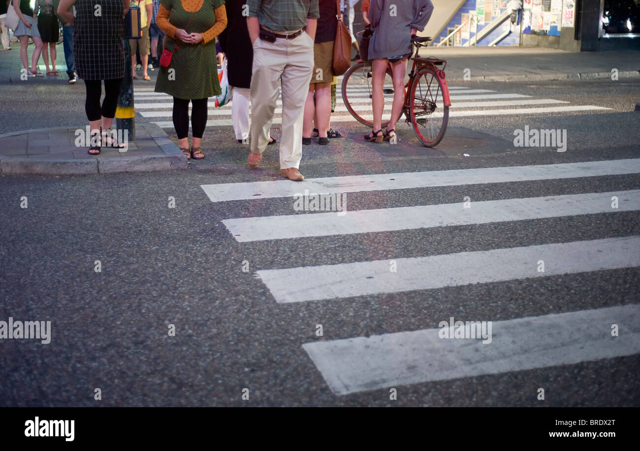 Crosswalk people hi-res stock photography and images - Alamy
