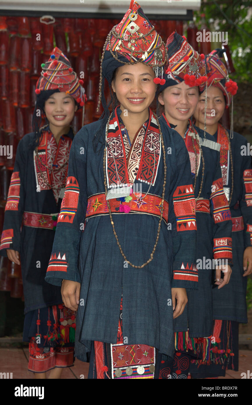 Laos dress hi-res stock photography and images - Alamy