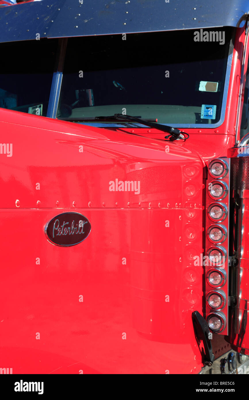 badge and front detail of a red Peterbilt Truck, Canada, North Amerika ...