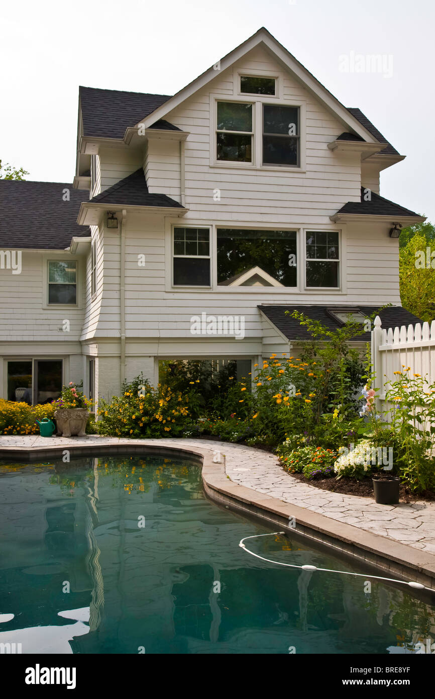 Modern house pool america hi-res stock photography and images - Alamy