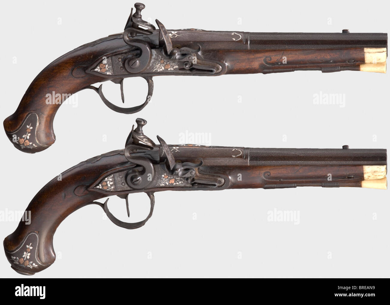 A pair of flintlock pistols, Tula, circa 1810 Smooth bore barrels in 17 ...