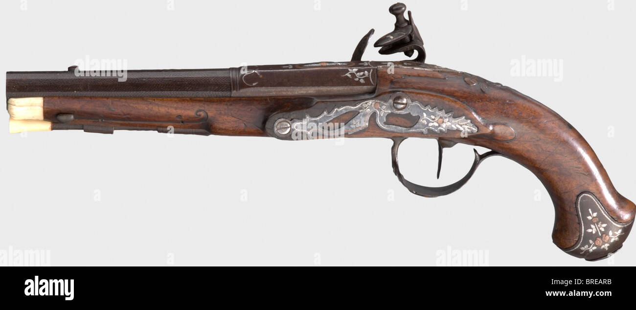 A pair of flintlock pistols, Tula, circa 1810 Smooth bore barrels in 17 ...
