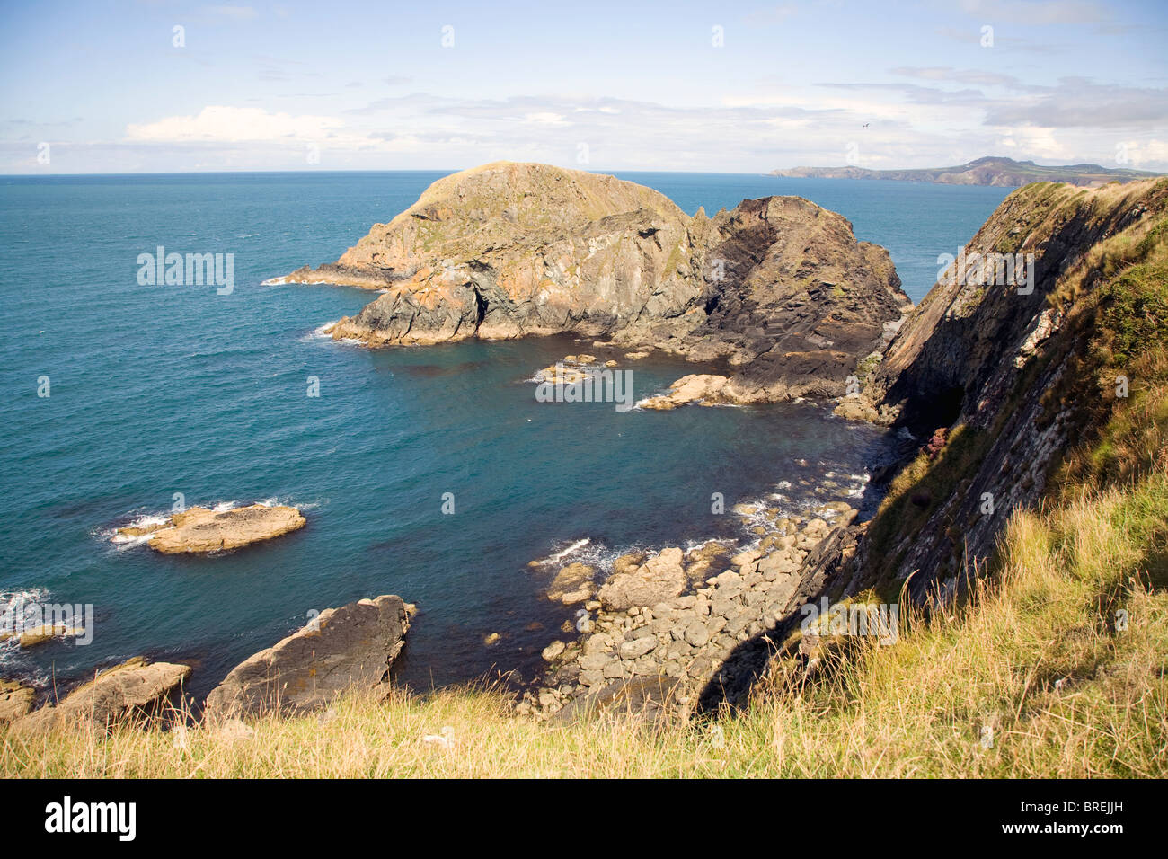 Cliffs at coast hi-res stock photography and images - Alamy
