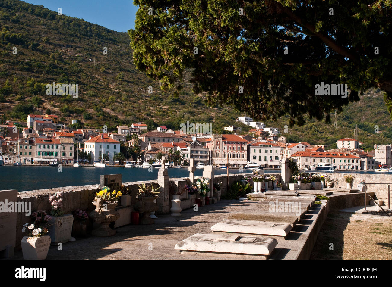 Vis cemetery, Dalmatia, Croatia Stock Photo - Alamy