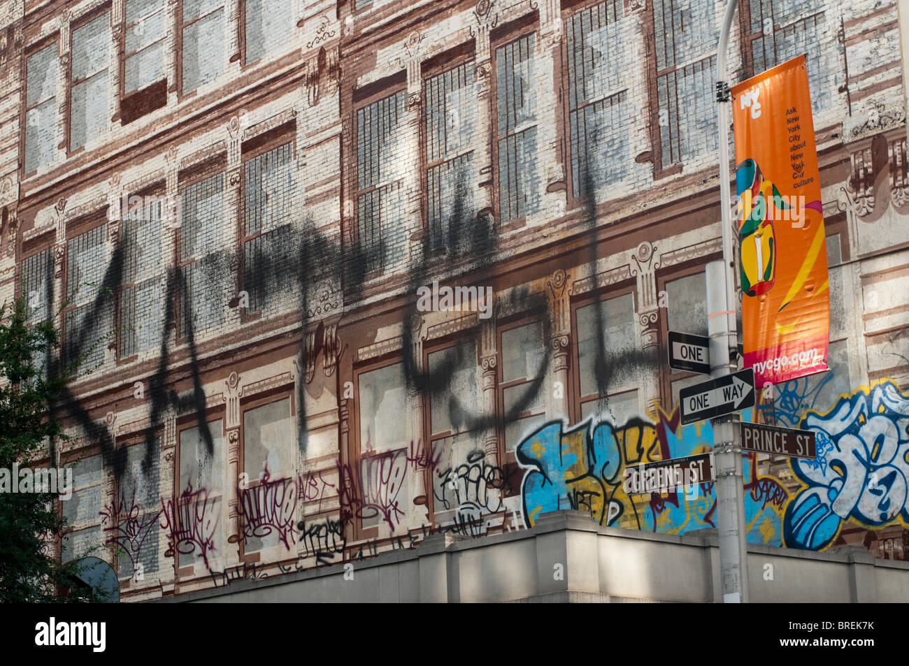 New York, NY - 18 September 2010 - Graffiti mars Richard Haas' trompe d ...