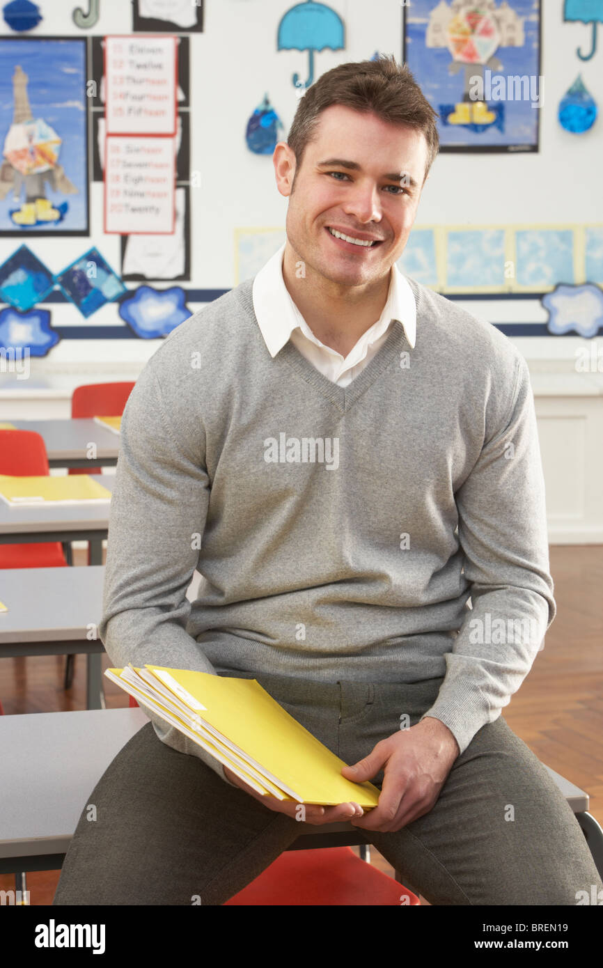 Male teacher hi-res stock photography and images - Alamy