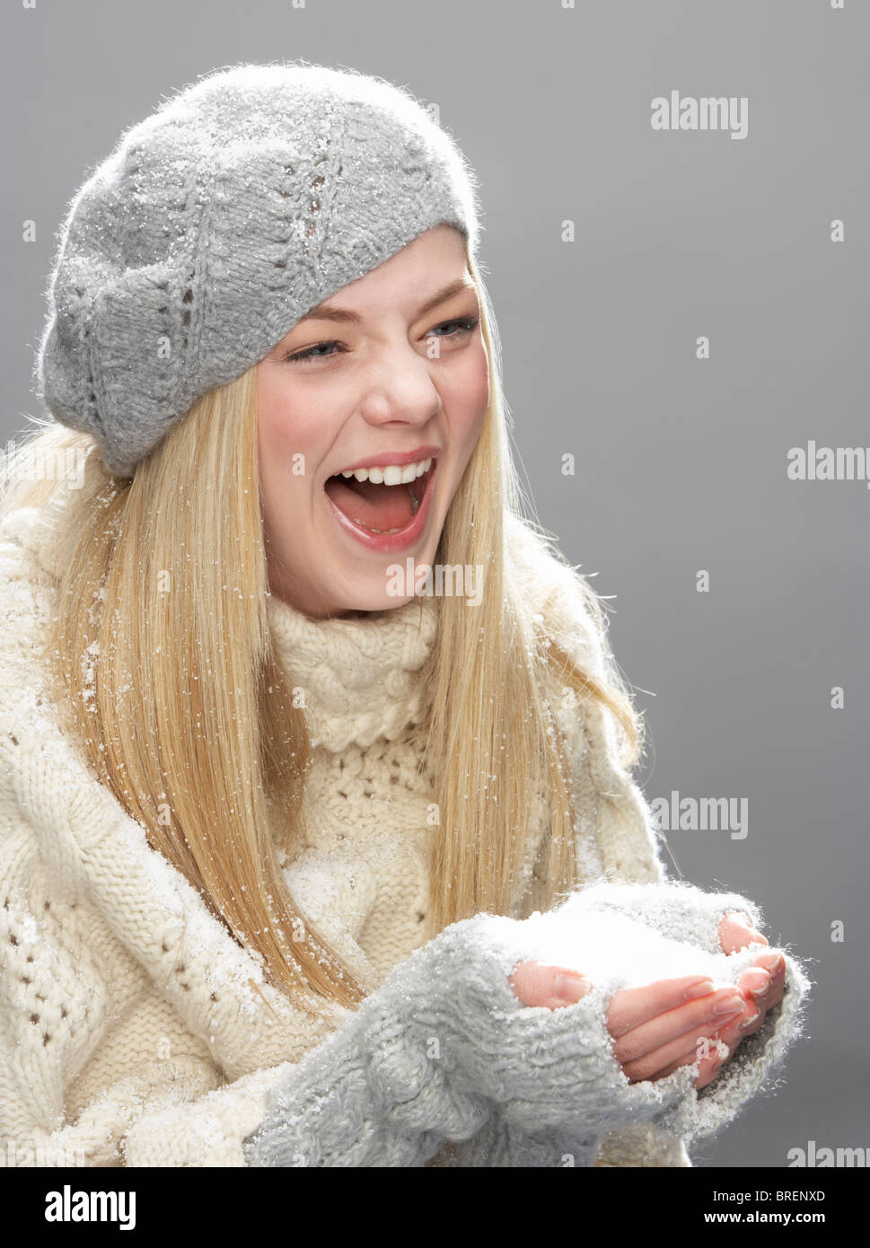 Teenage girl wearing hat gloves hi-res stock photography and images - Alamy