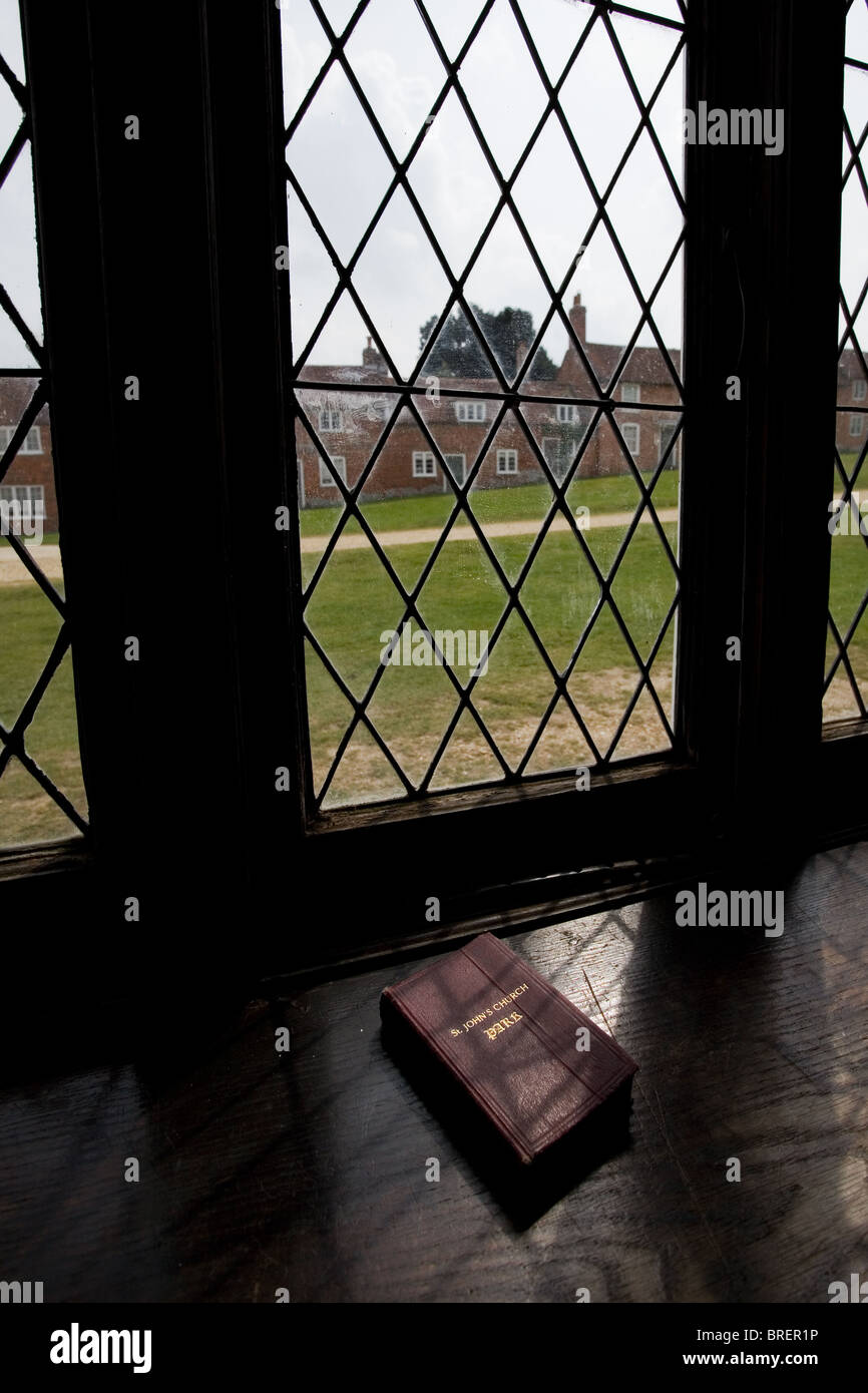 Bible and sun hi-res stock photography and images - Alamy