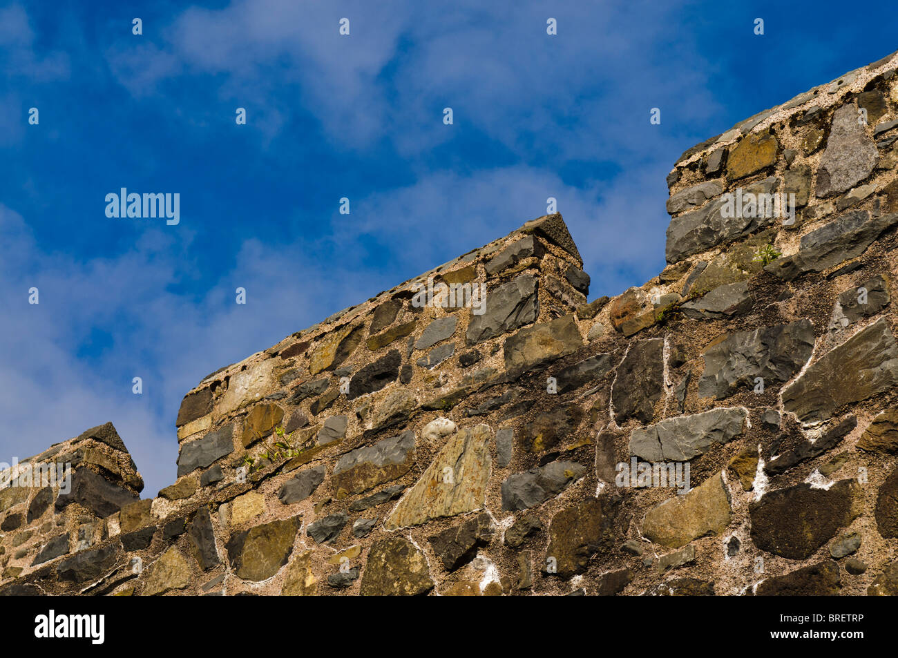 Castellated wall hi-res stock photography and images - Alamy