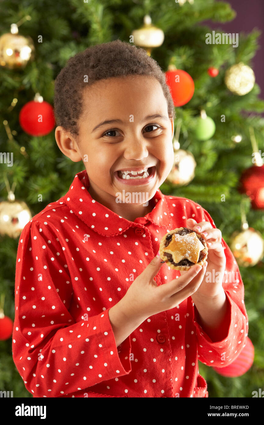 Old person eating pie hi-res stock photography and images - Alamy