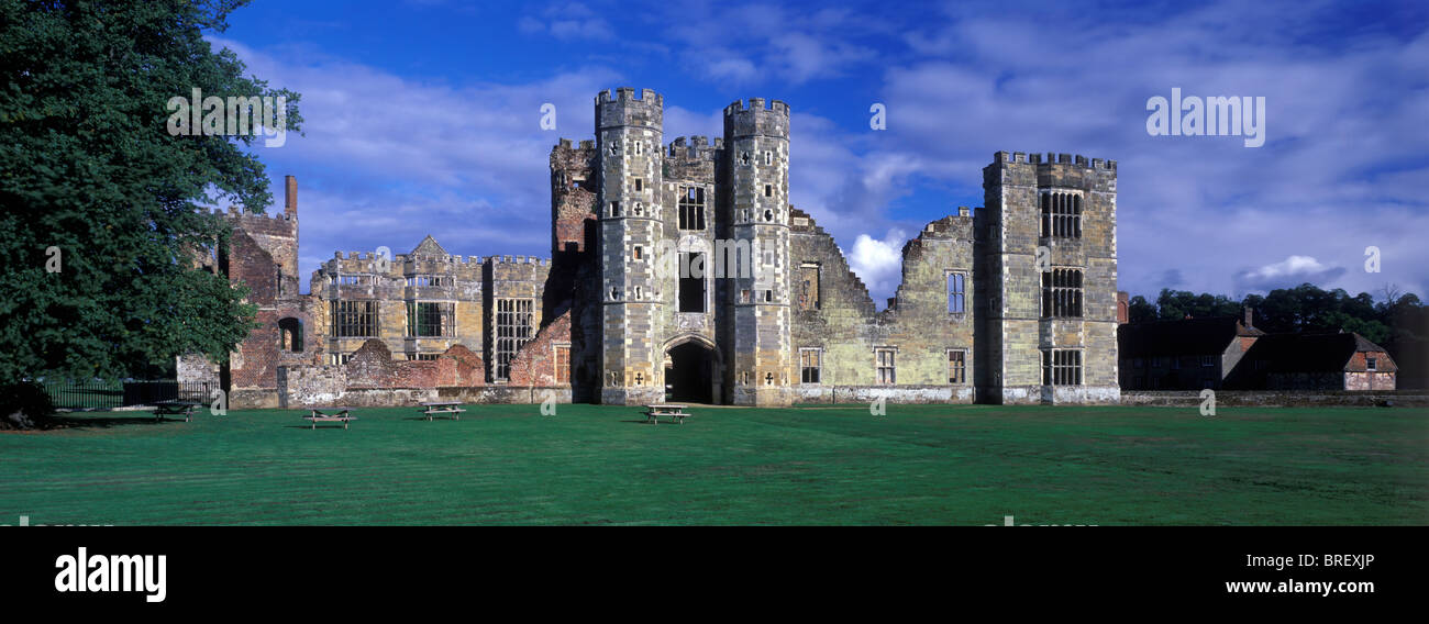 The ruin of Cowdray House, Midhurst, West Sussex Stock Photo - Alamy
