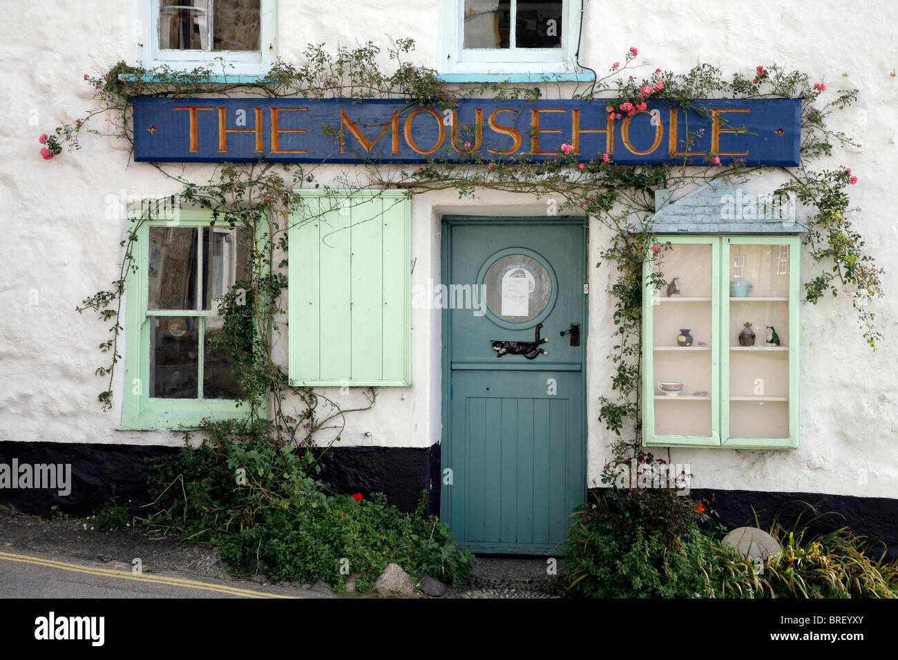 Pilcher mousehole cornwall hi-res stock photography and images - Alamy