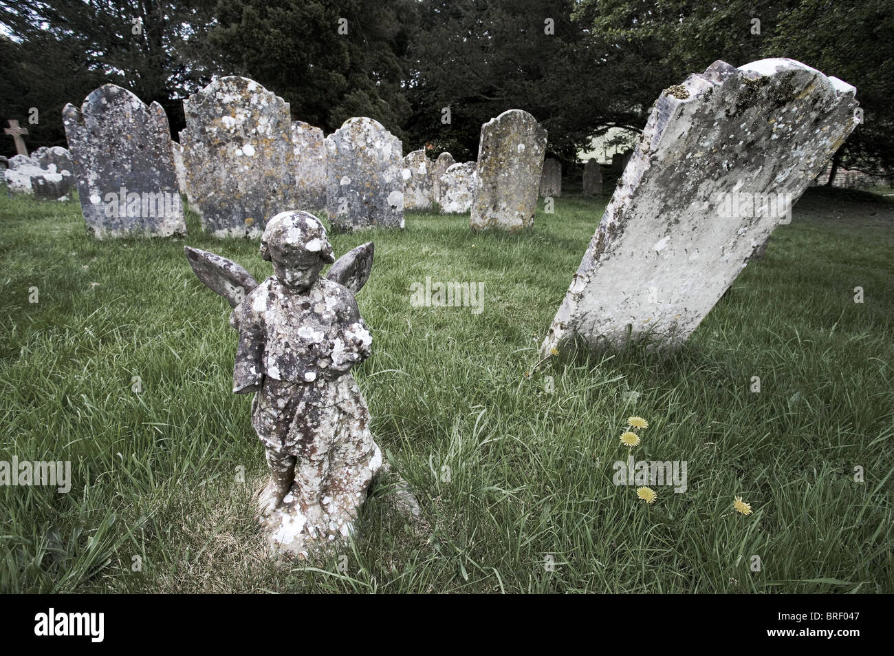 Ancient graveyard hi-res stock photography and images - Alamy