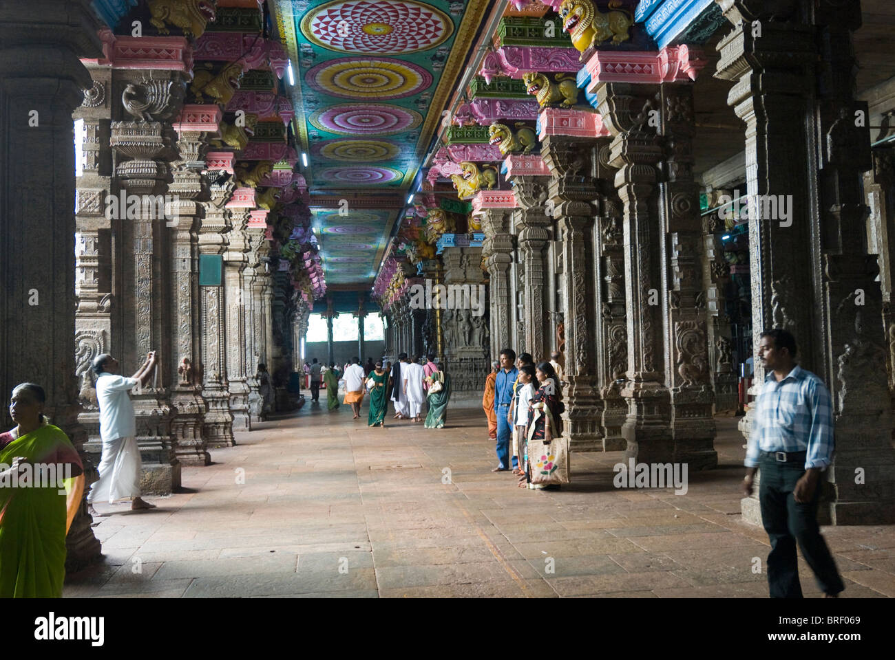 Pillared corridor in kambattadi mandapa of swami sannathi in Meenakshi ...