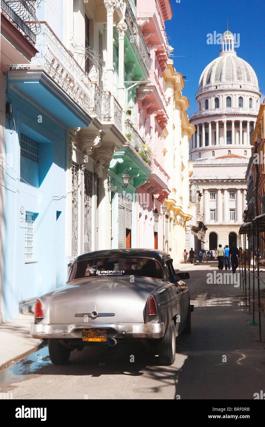 Silver vintage car hi-res stock photography and images - Alamy