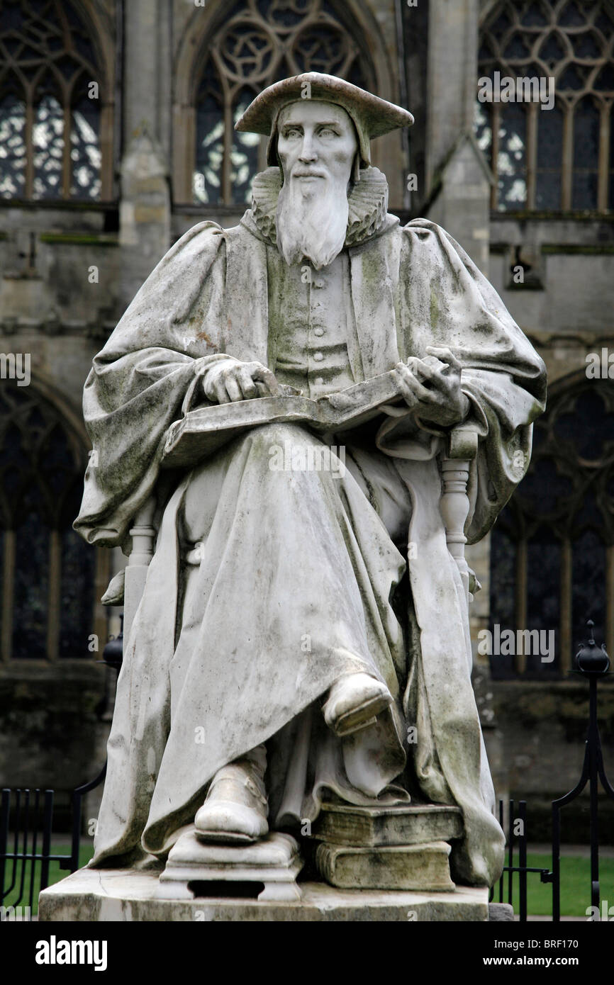 Exeter cathedral statue hi-res stock photography and images - Alamy