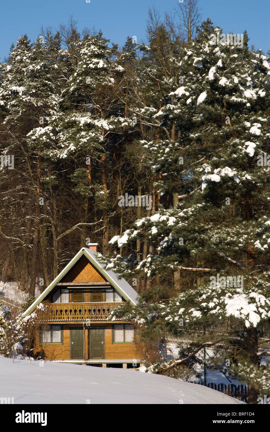 Cabin cottage hi-res stock photography and images - Alamy