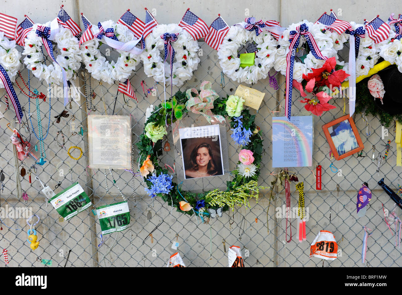 Fence filled with personal remembrances Oklahoma City Bombing Site ...