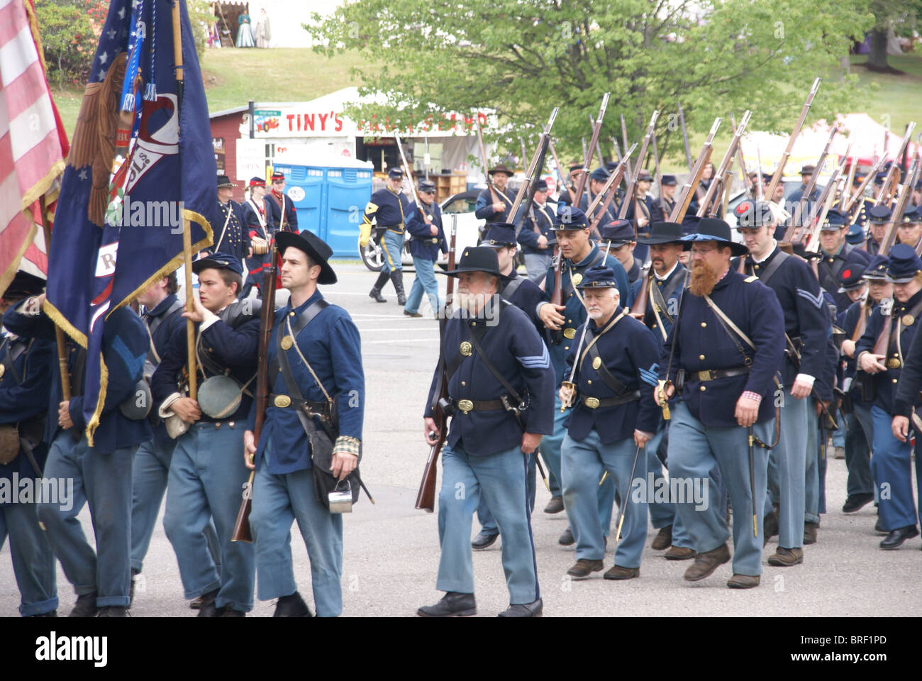 Union marching in column formation hi-res stock photography and images ...