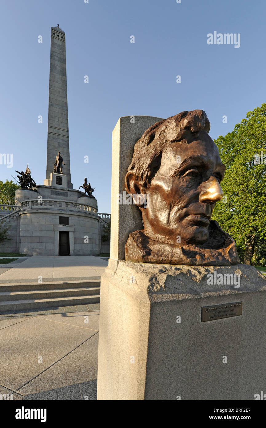 Lincoln Tomb Statue Oak Ridge Cemetery Springfield Illinois Stock Photo ...