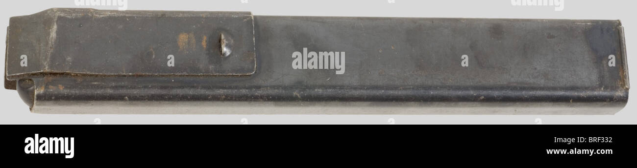 Acessoires, Important ensemble de 19 chargeurs de PM STEN, calibre 9mm Para. Première catégorie ...