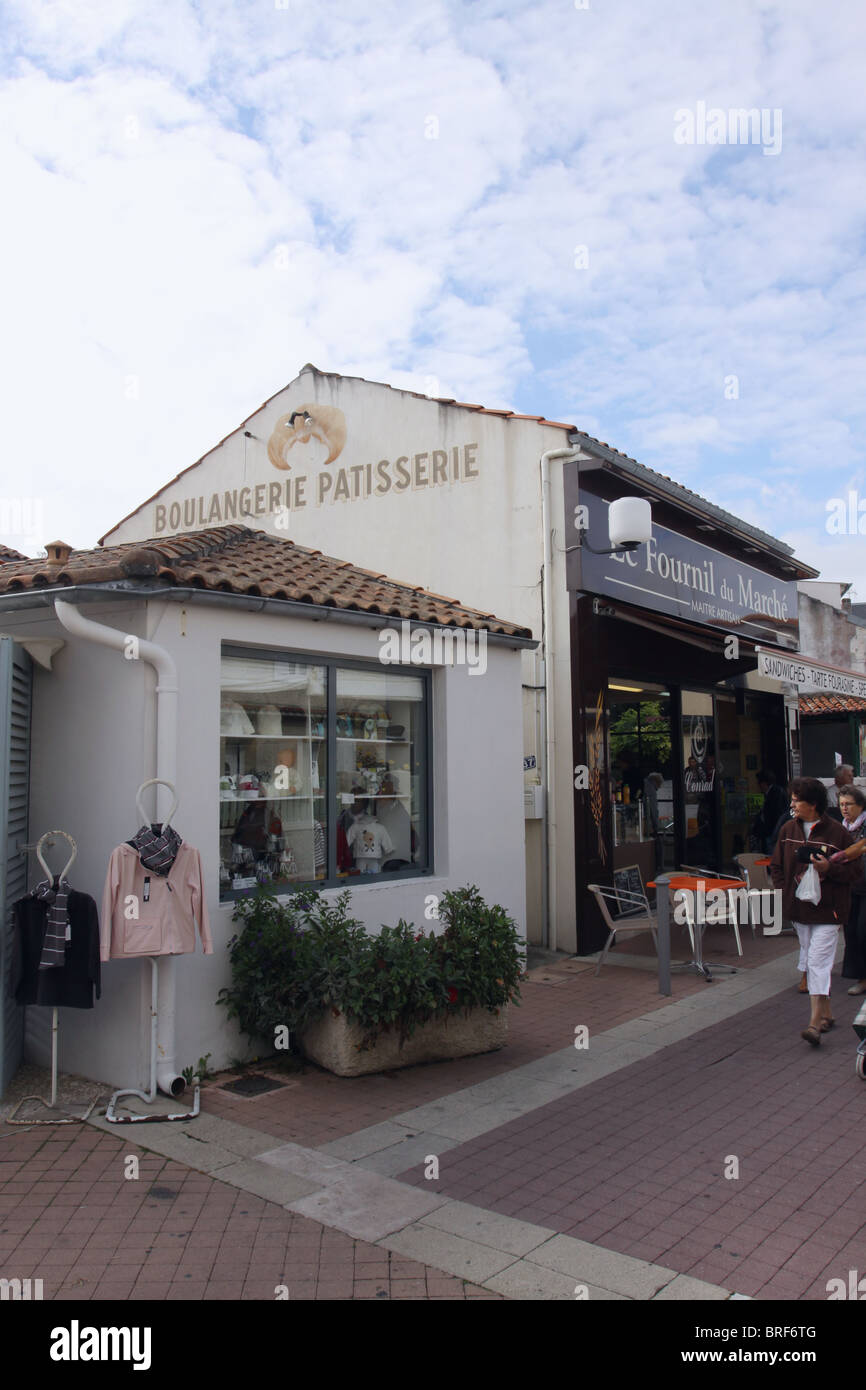 Fouras street scene France September 2010 Stock Photo - Alamy