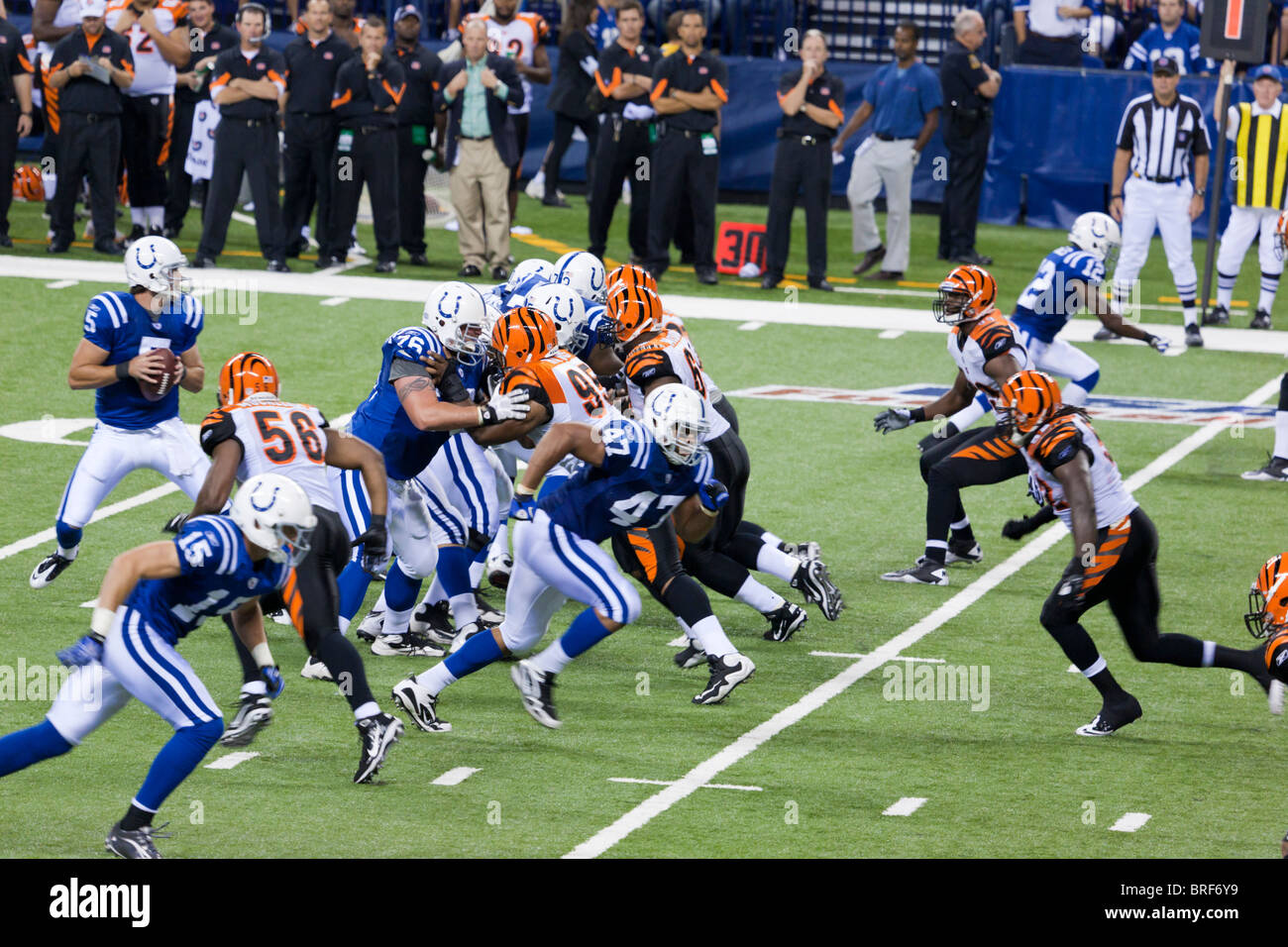 Football officials hi-res stock photography and images - Alamy