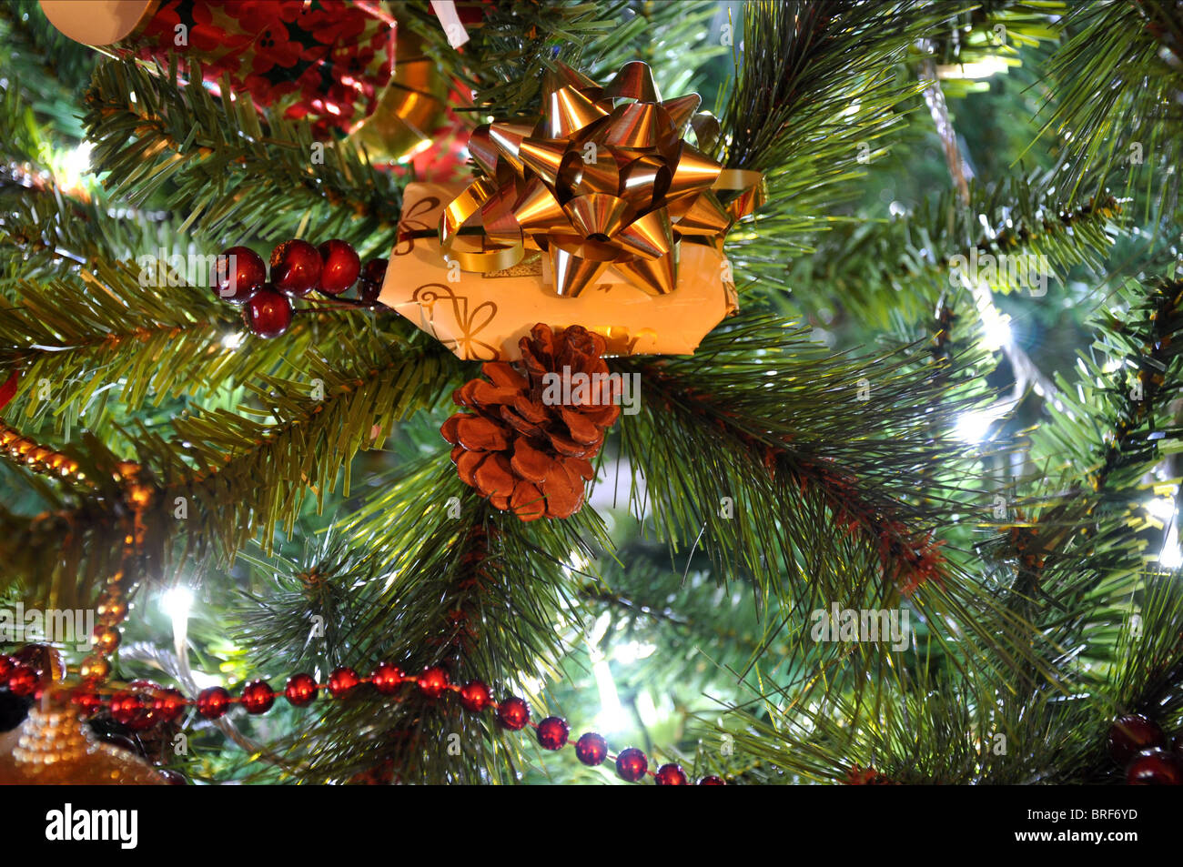 Father christmas with parcel hi-res stock photography and images - Alamy