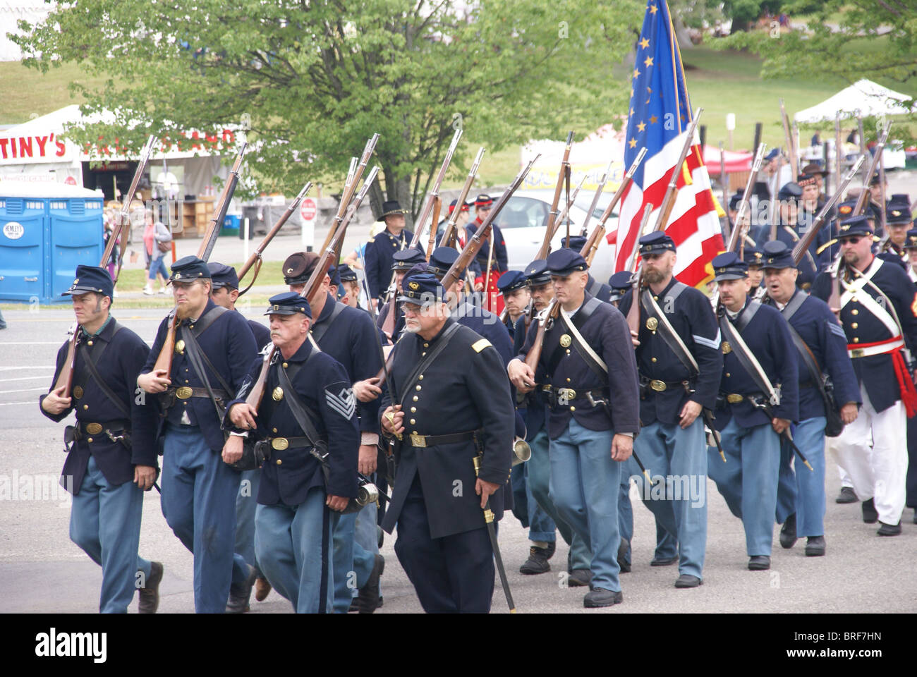 Union marching in column formation hi-res stock photography and images ...