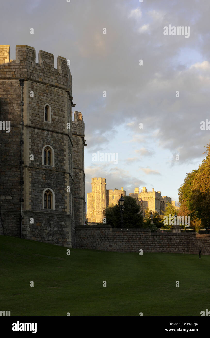 Windsor castle exterior norman gate hi-res stock photography and images ...