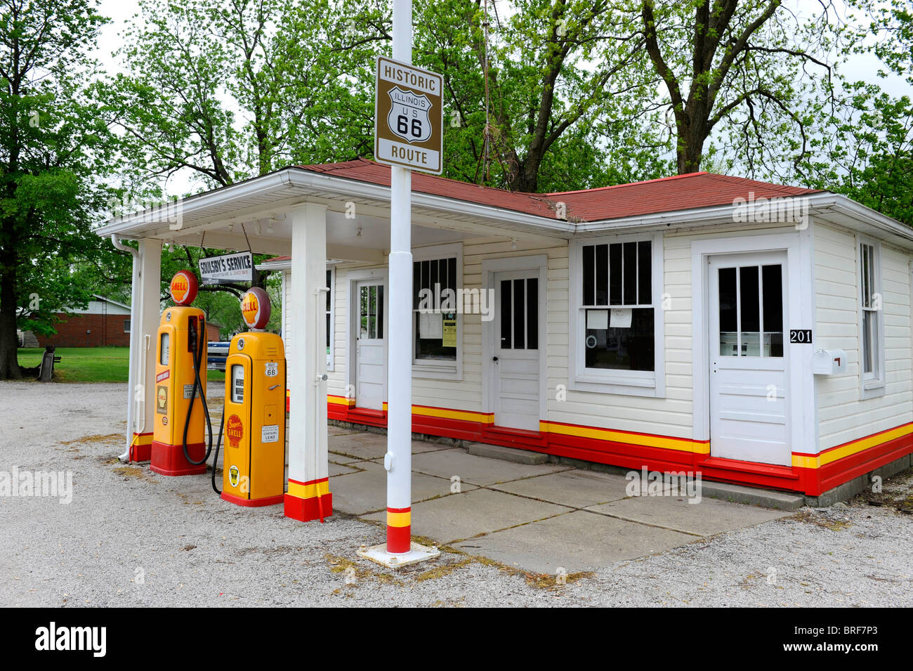 Historical shell gas station hi-res stock photography and images - Alamy