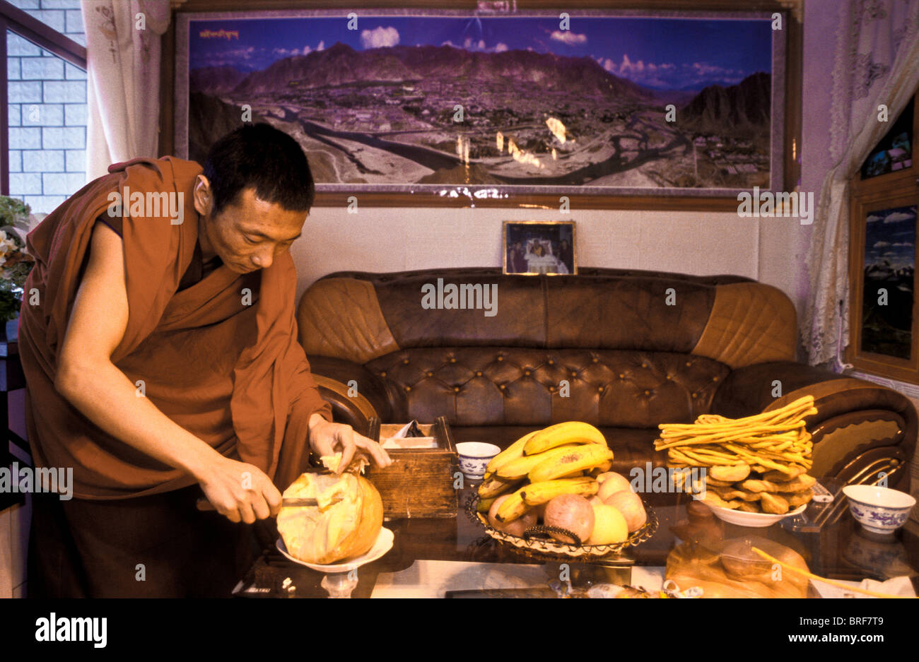 Tibetan buddhist monk dongyu preparing hi-res stock photography and ...