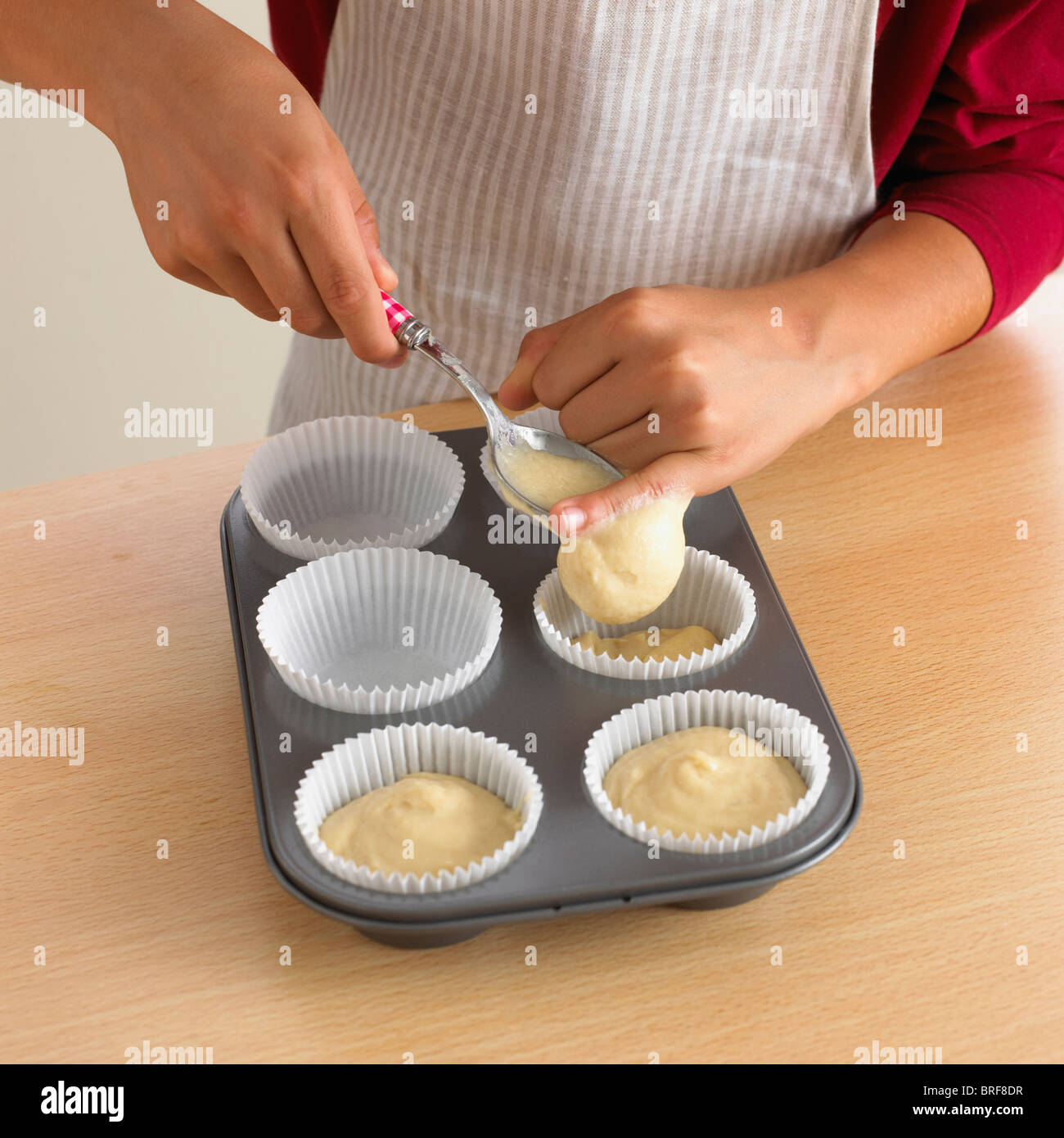 Cake tin with cake batter hi-res stock photography and images - Alamy